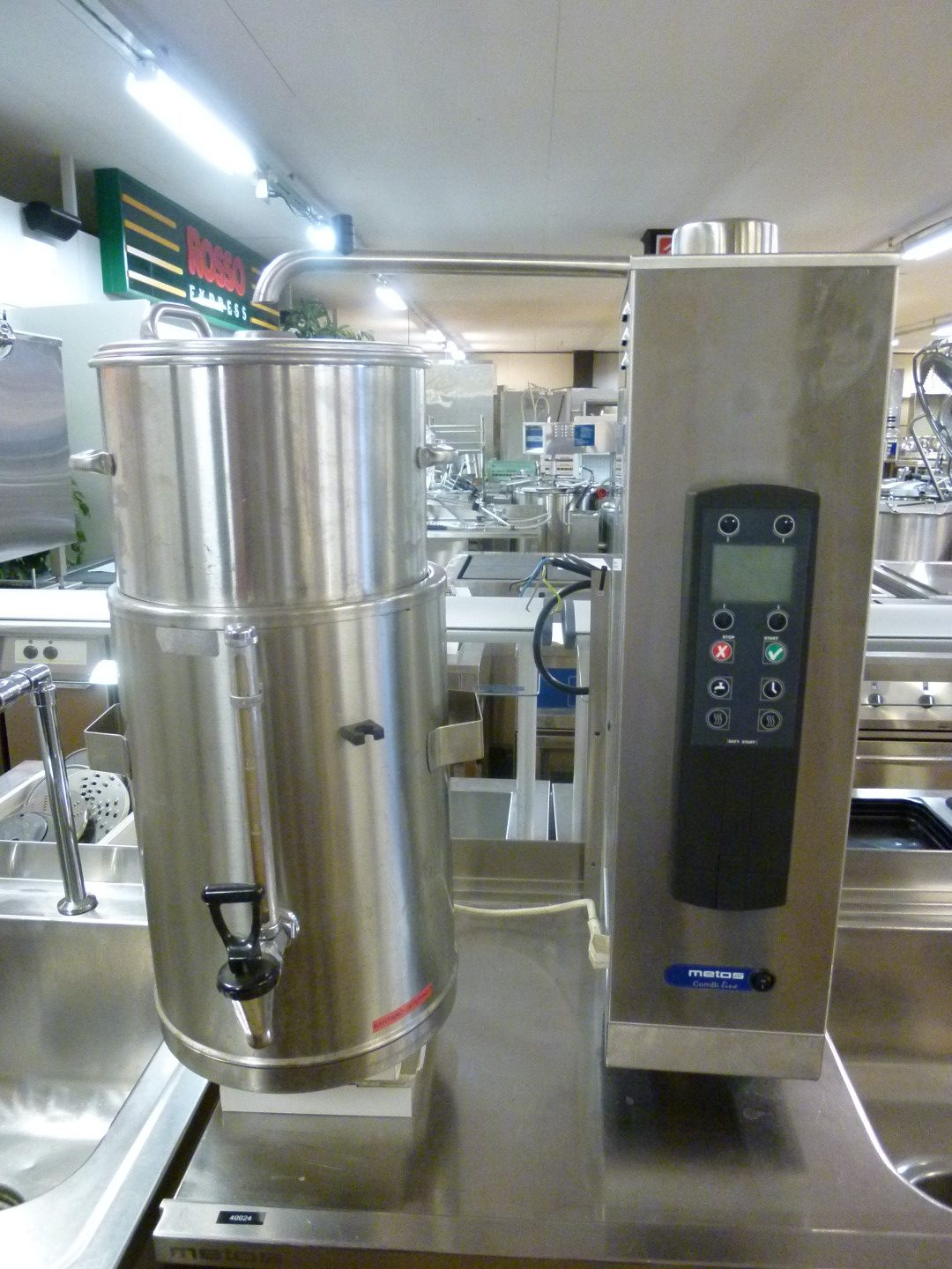 Metos Combi-line seinämallinen säiliökahvinkeitin